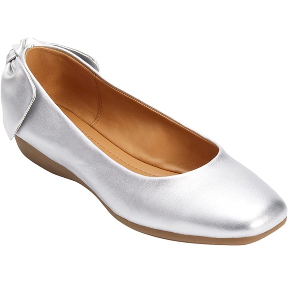 comfortview | Shoes | The Delia Flat Silver 9w | Poshmark